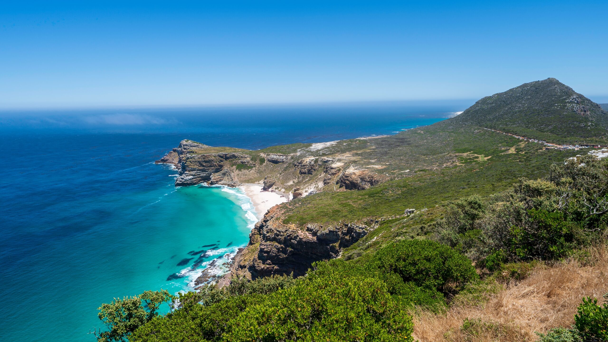 Insula apropiată de România unde se construiește o nouă stațiune cu ...