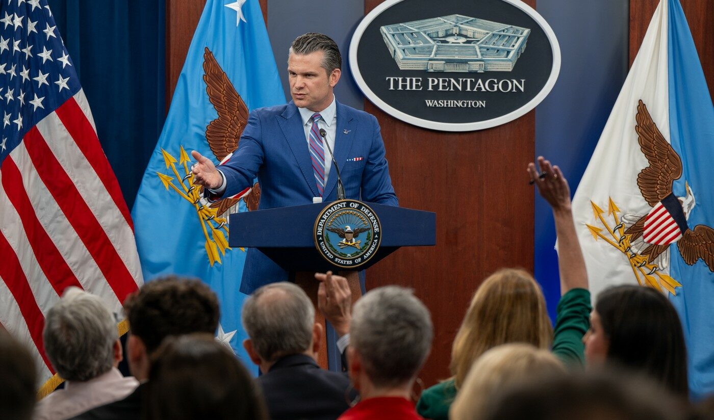 Secretarul american al Apărării respinge posibilitatea mutării ...