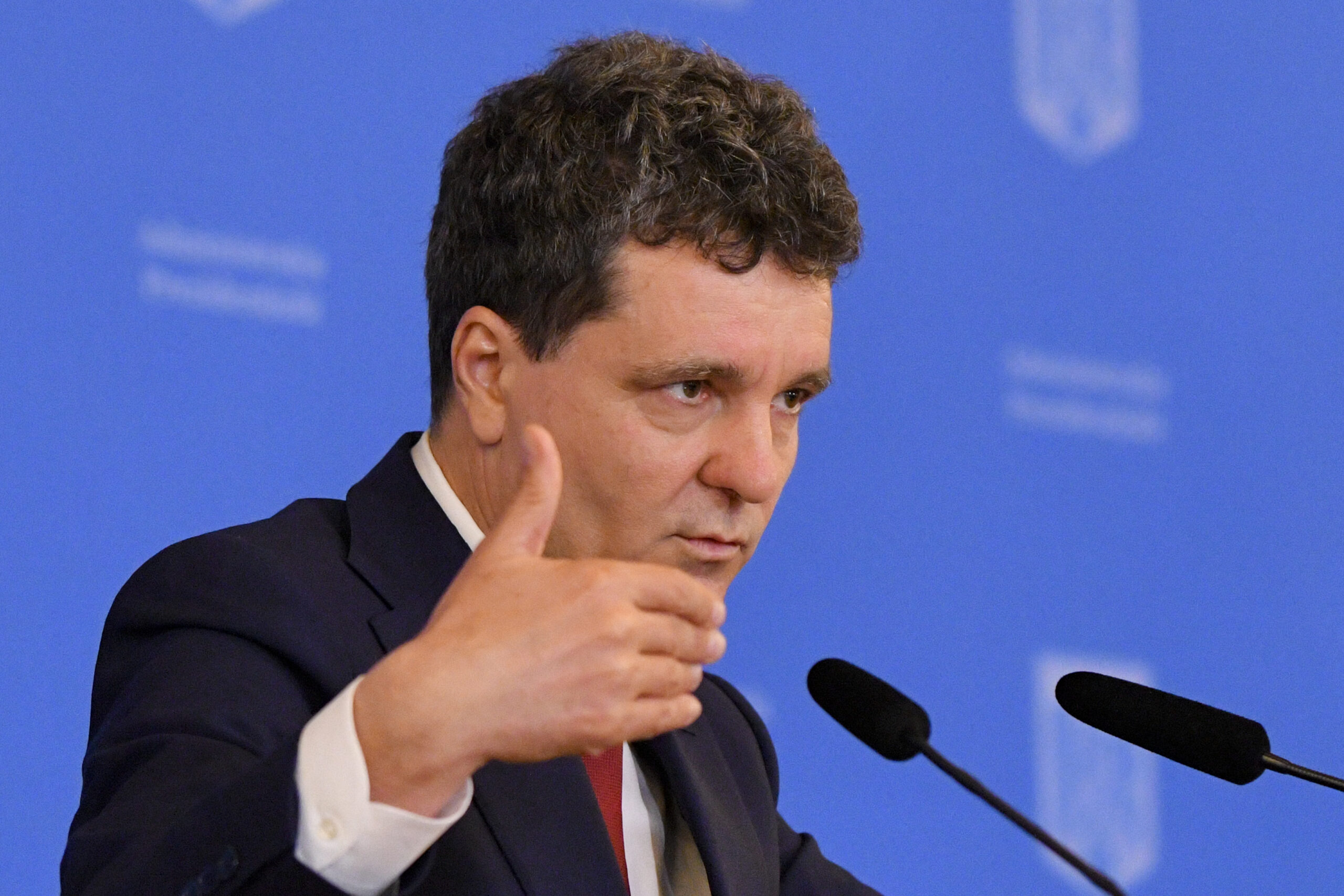 Șefii serviciilor secrete ar urma să fie numiți în octombrie. PSD și ...