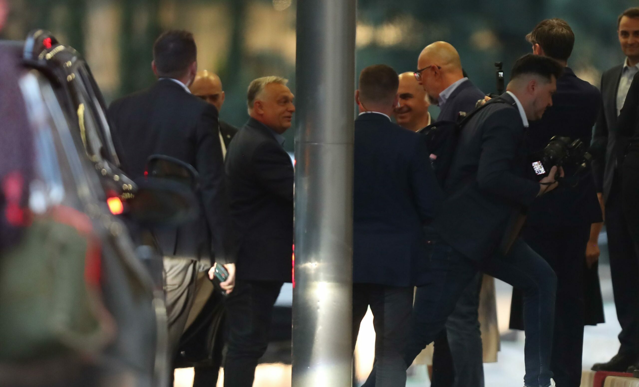 Ilie Bolojan ia cina cu Viktor Orbán, la Palatul Victoria / Cooperarea ...