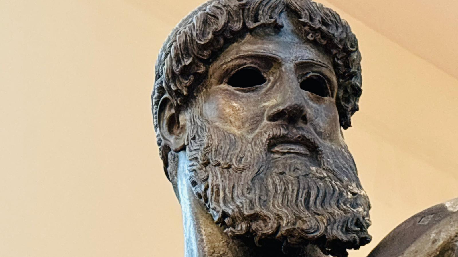 Dilema statuii din bronz de la Artemision, descoperită în urmă cu 100 ...