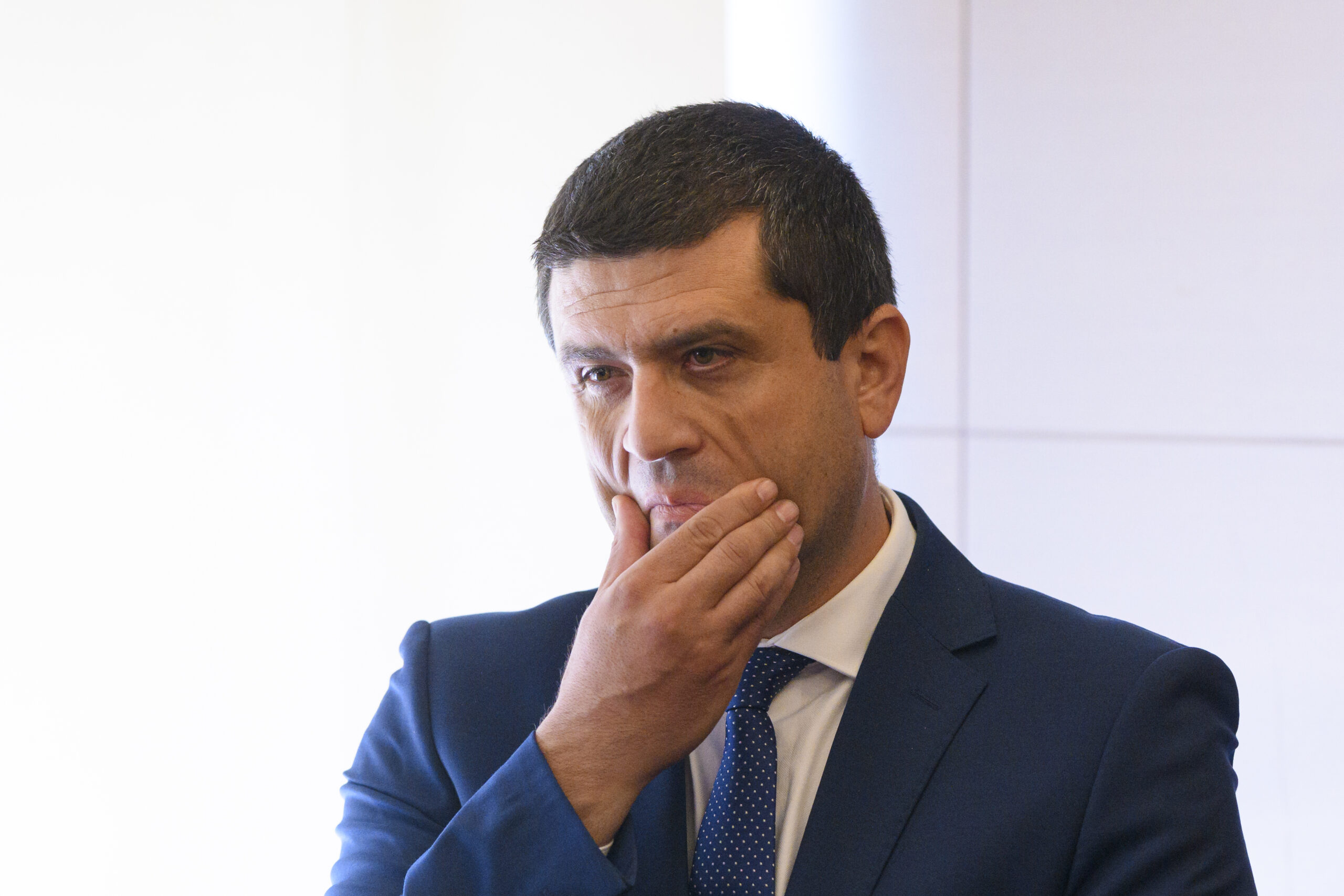 Miruță, pus la zid de SALROM după ce s-a lăudat cu exploatarea ...