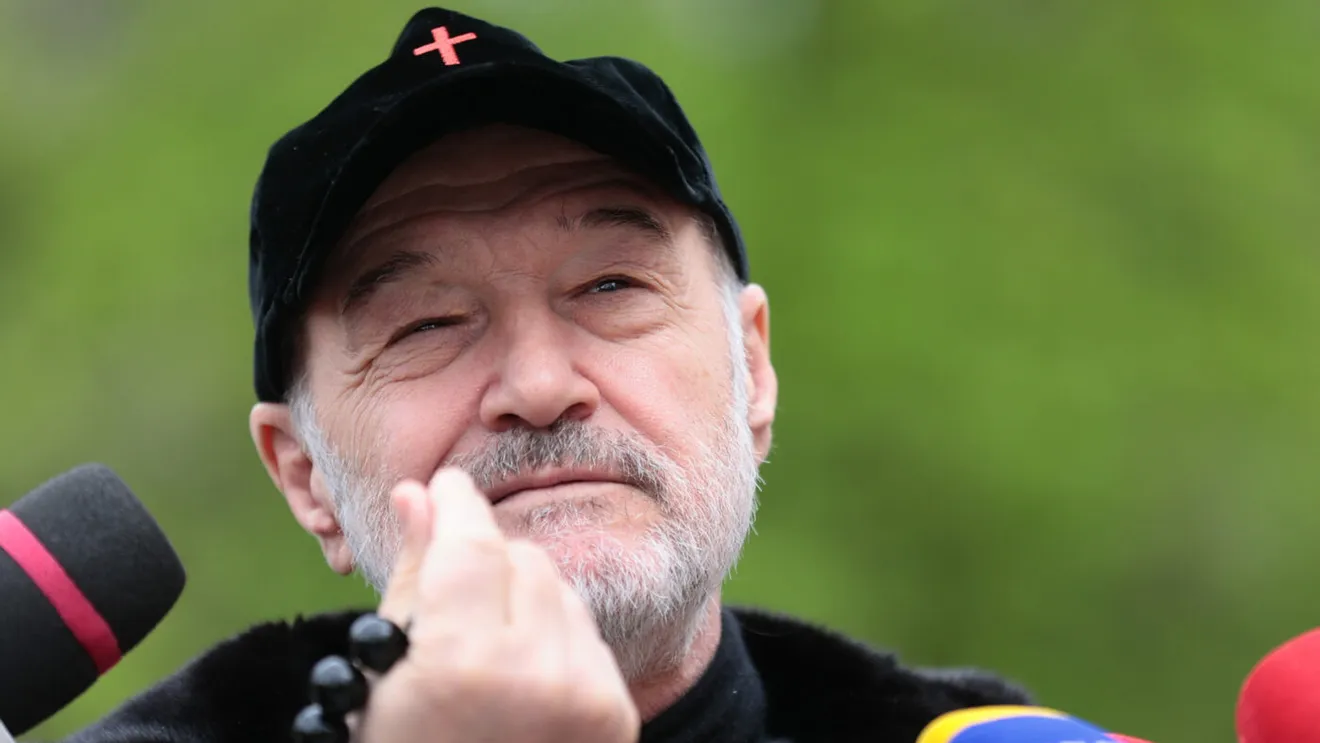 Gigi Becali l-a distrus pe Valeriu Iftime. „Dacă îi dai șampanie vorbește aiurea”