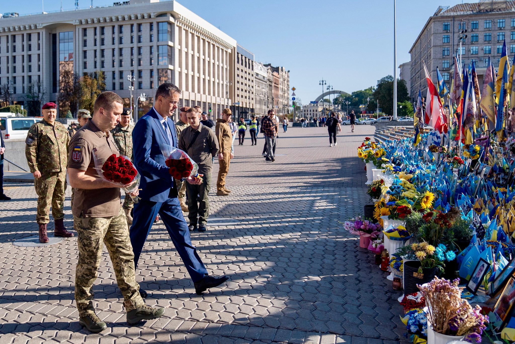 Ionuț Moșteanu: "România, solidară cu Ucraina". Ministrul Apărării a ...
