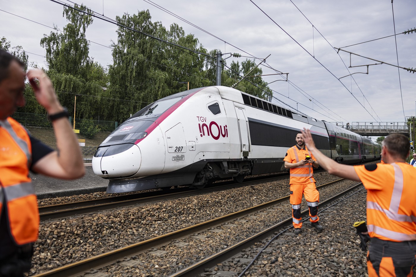 O PANĂ de curent a paralizat transportul feroviar din nordul Franței ...
