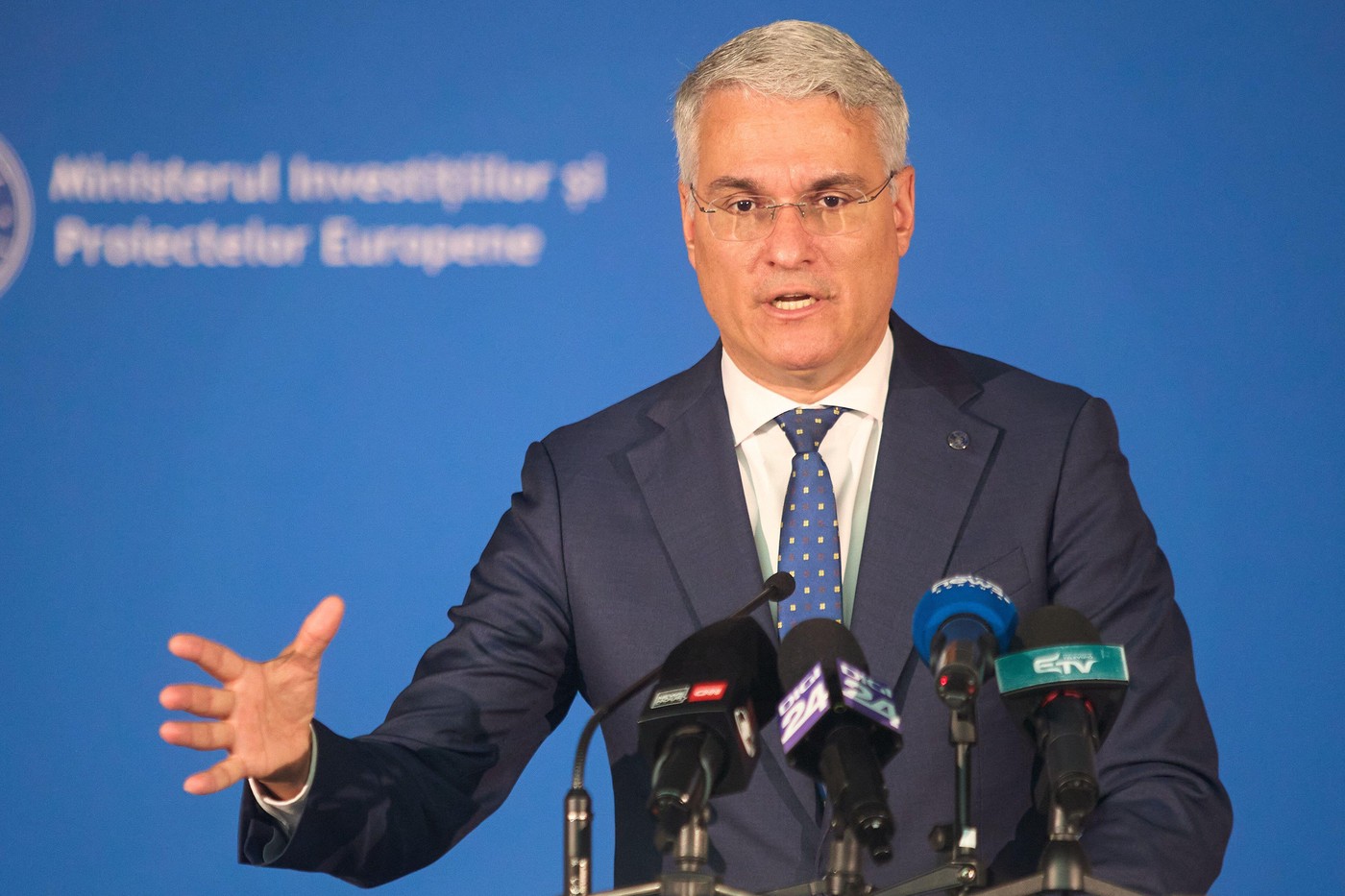 Premieră pe ultima sută de metri. Ministrul interimar al Muncii, Dragoș ...