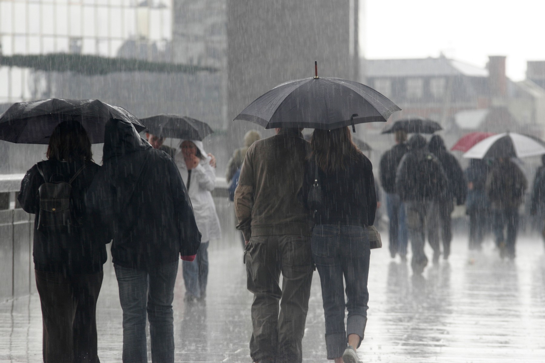 Un vortex polar lovește România. Urmează ploi torențiale, vijelii și lapovită. Temperaturile ...