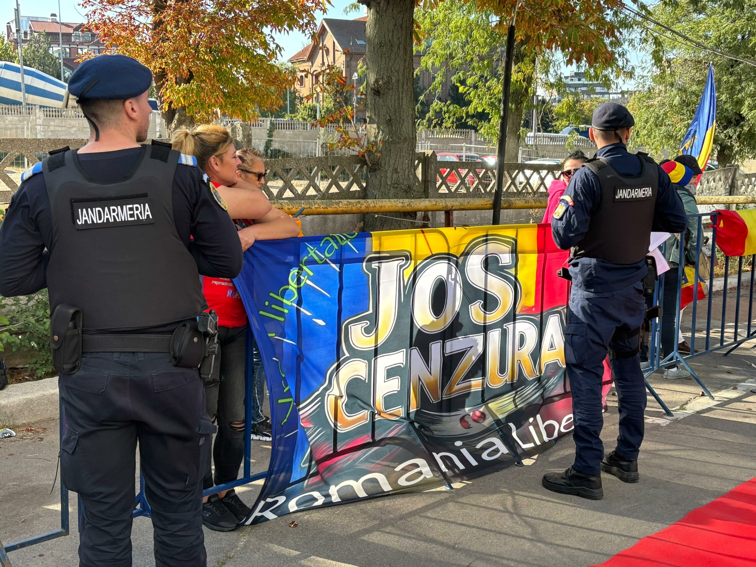 Incident cu steag legionar la IPJ Ilfov