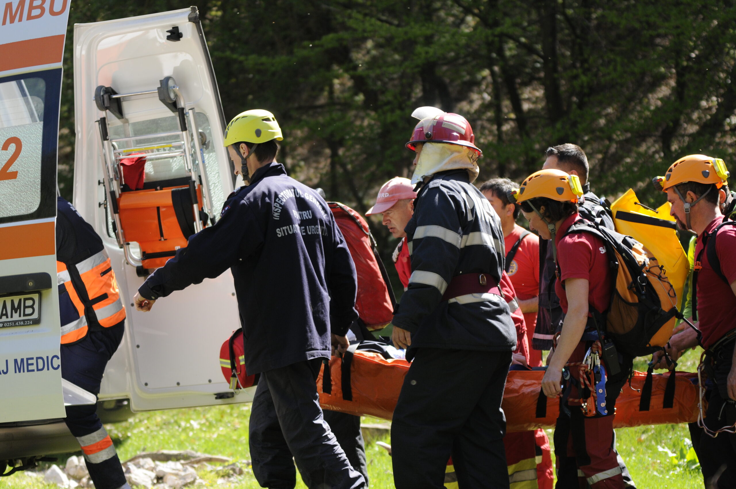 Tragedie în Munții Făgăraș. Doi turiști au murit după ce au căzut într ...