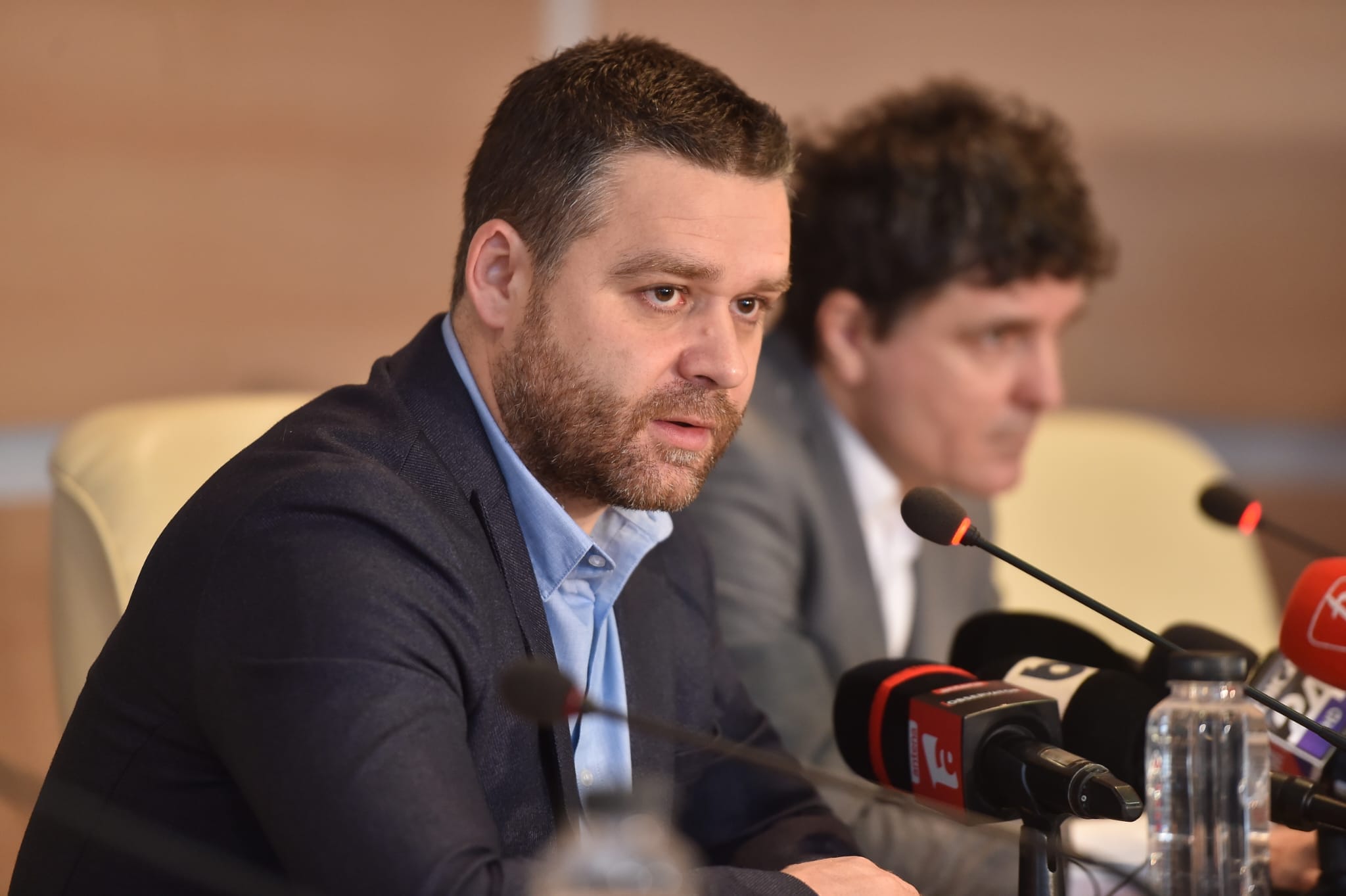 Ciprian Ciucu îşi începe mandatul la Primăria Capitalei cu un cadou de ...