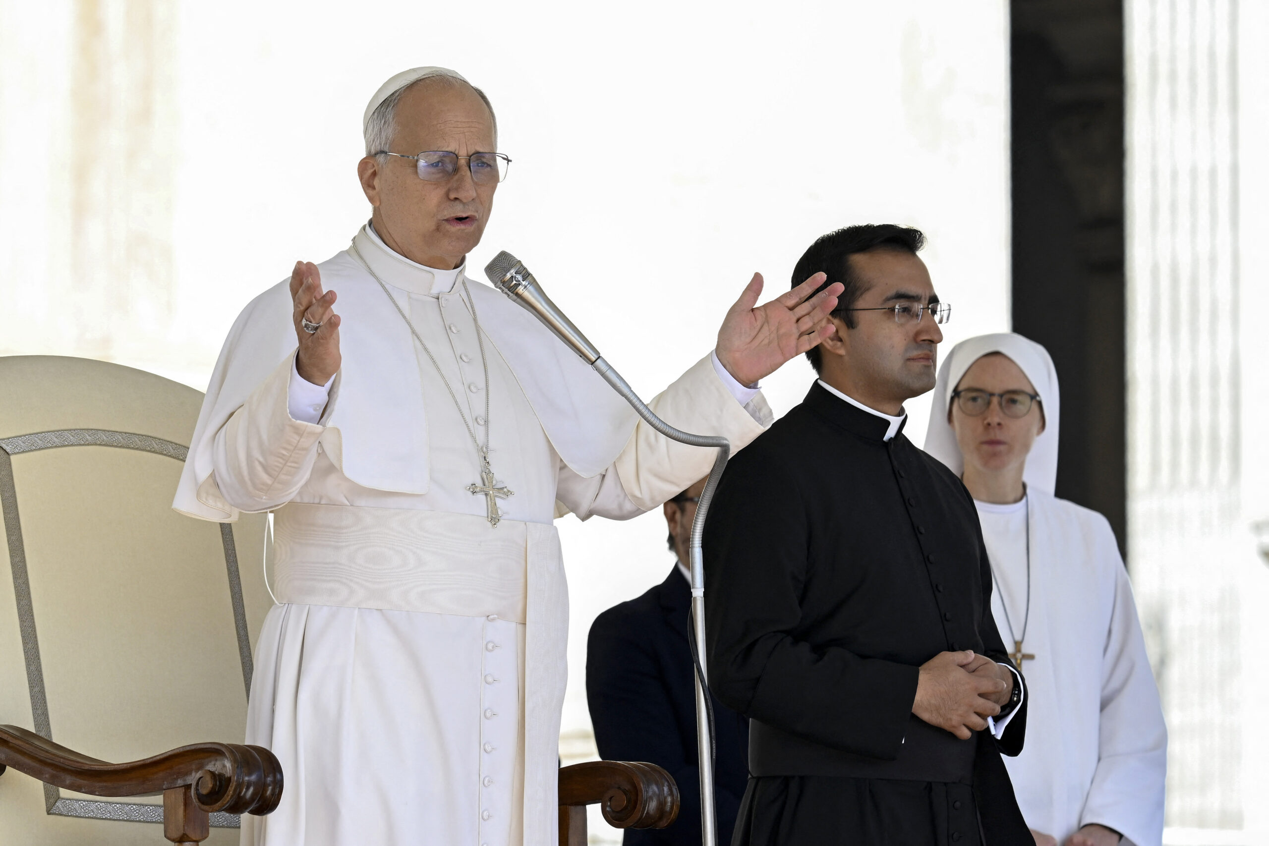 Papa Leon al XIV-lea susține că cei care se opun avortului, dar sunt în ...
