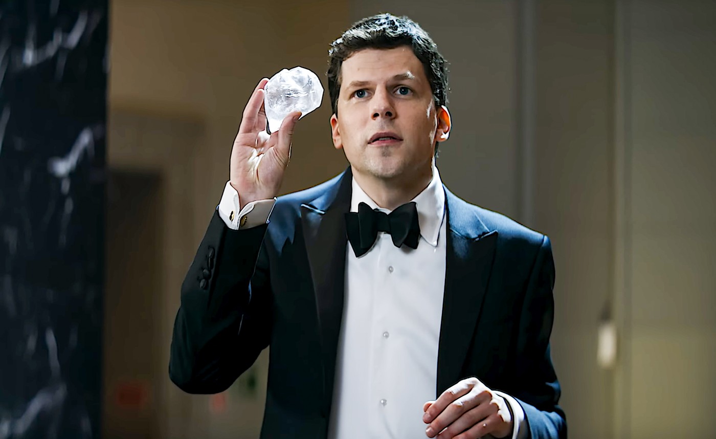 Actorul Jesse Eisenberg va dona un rinichi unui necunoscut. Ce motiv ...