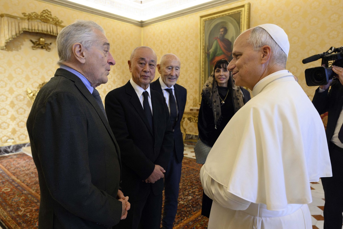 Papa Leon al XIV-lea l-a primit pe Robert de Niro la Vatican. Cum a ...