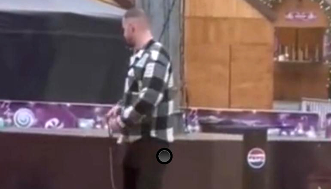 Ce animal de companie are acest bărbat din Cluj-Napoca. A ieșit cu el ...