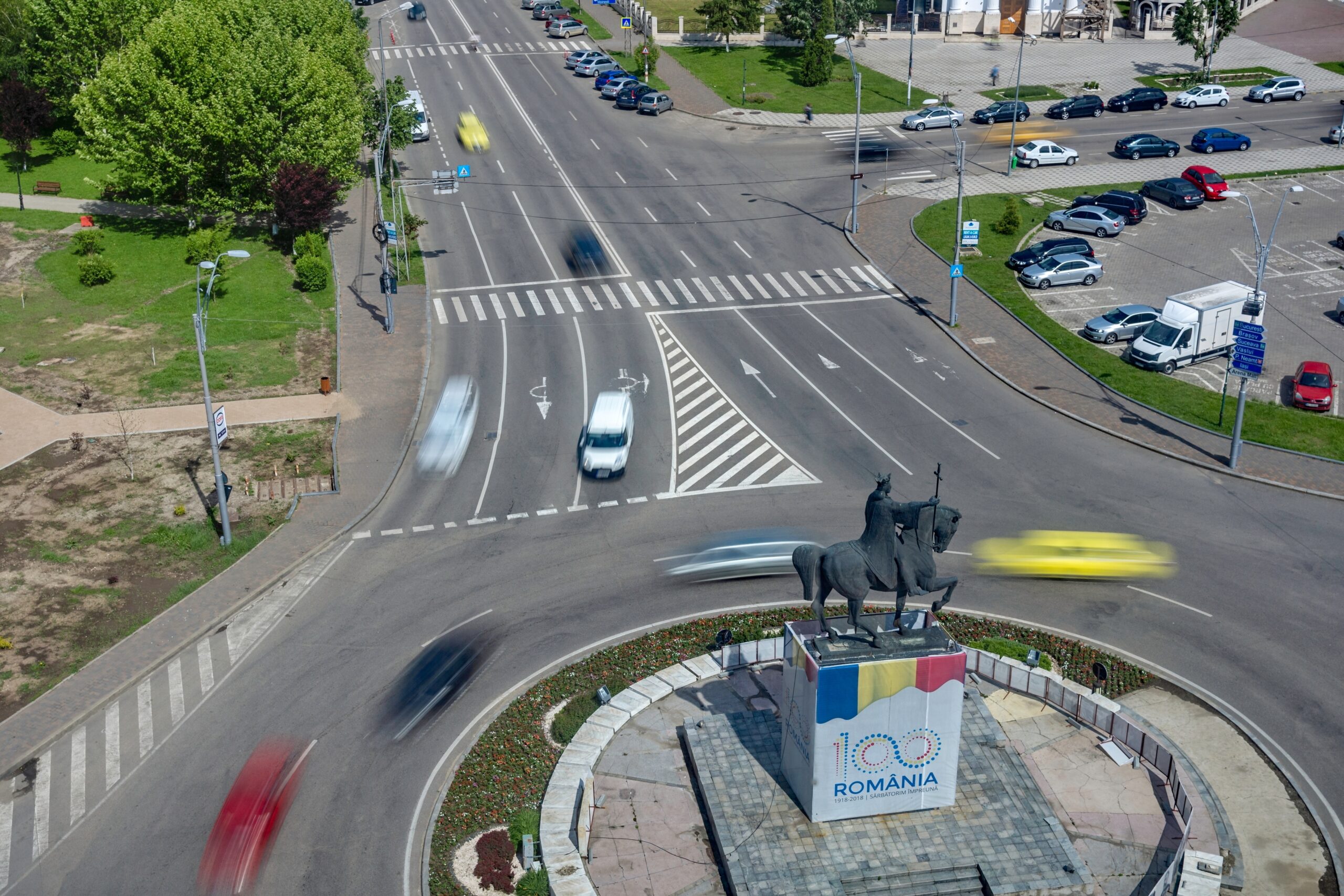 Codul Rutier 2026 | Ai prioritate când ieși din parcare, benzinărie sau ...