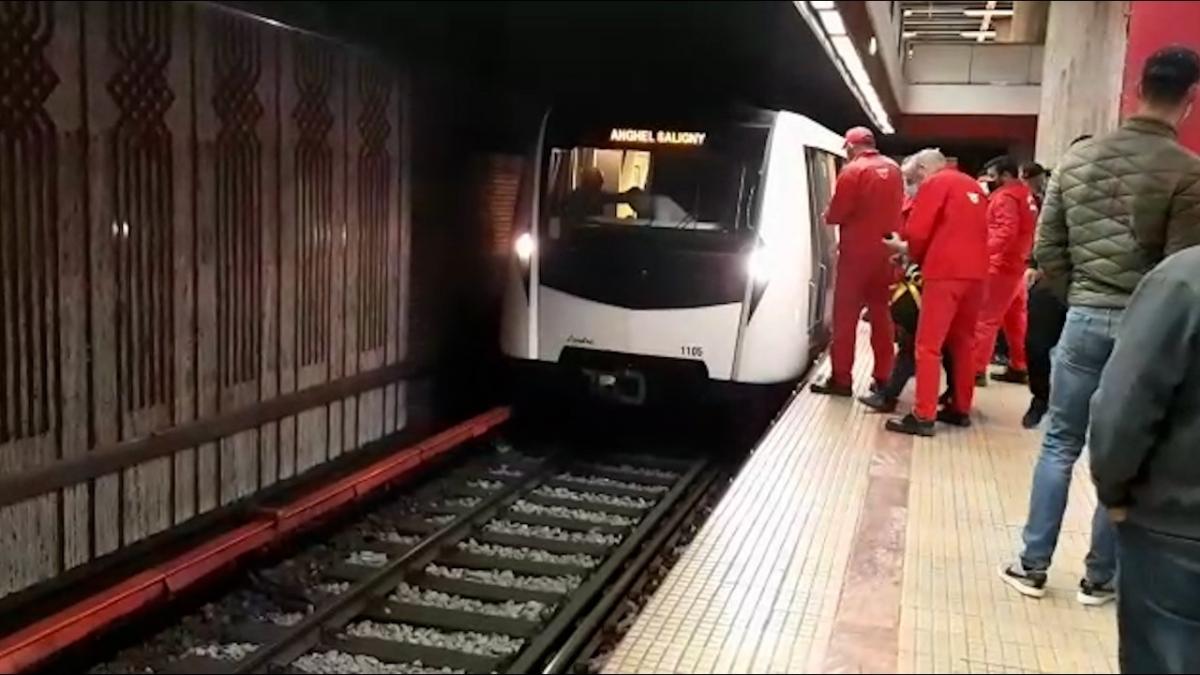 O persoană a căzut pe șine, în stația de metrou Păcii. Metrorex ...