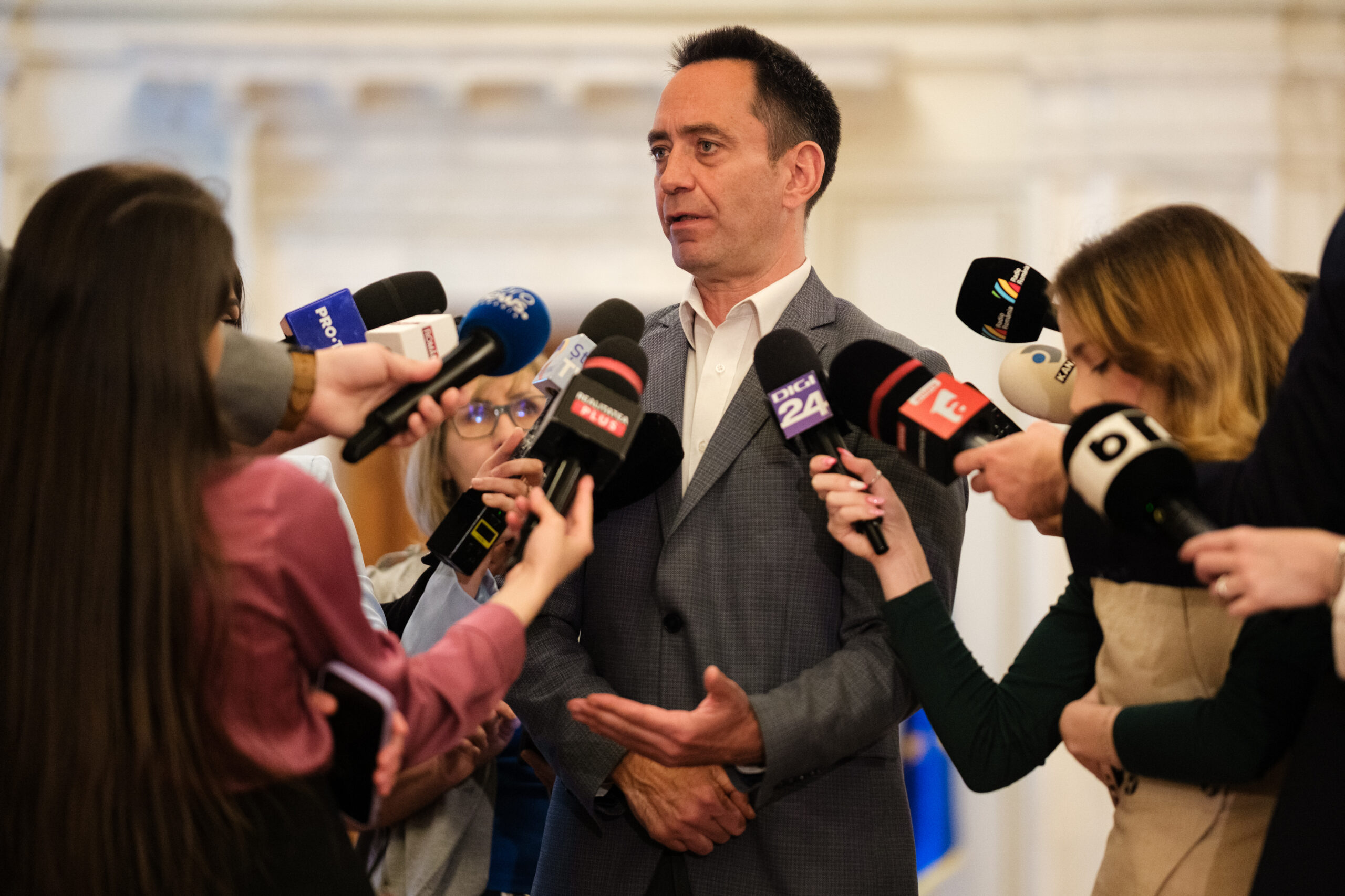 UDMR crede că Veștea va renunța la programul lui Bolojan