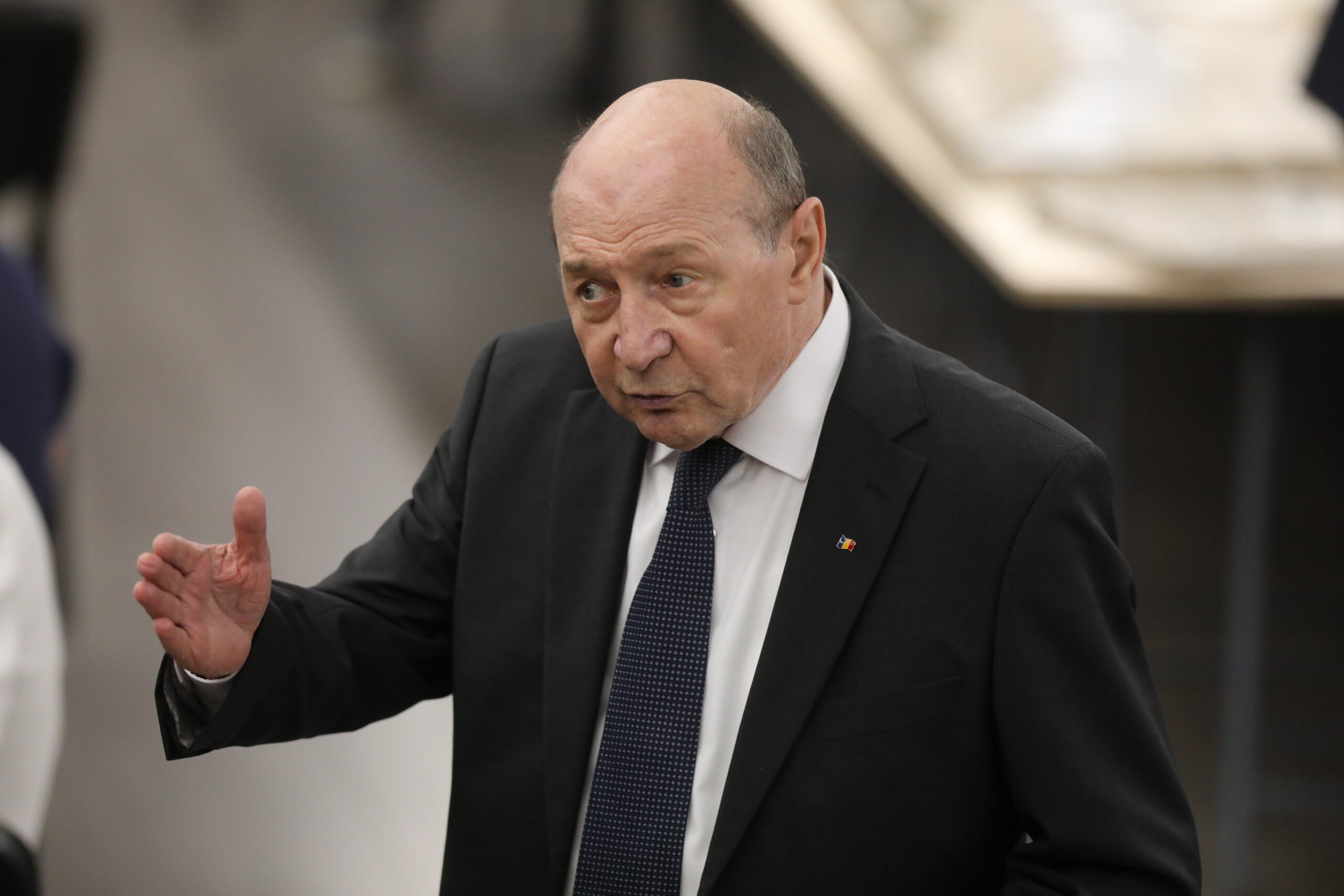 Traian Băsescu îl critică pe Nicușor Dan: „E o copilărie să desemnezi ...