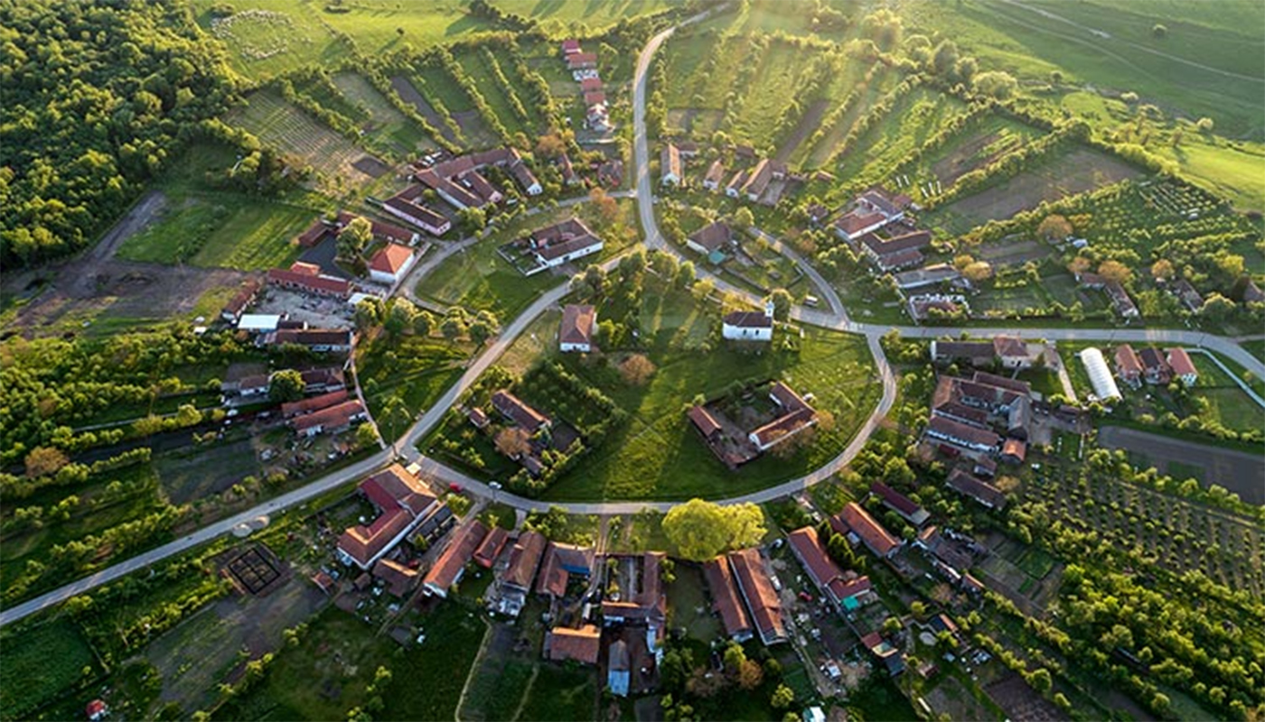 Singura localitate din România construită sub forma unui cerc perfect ...